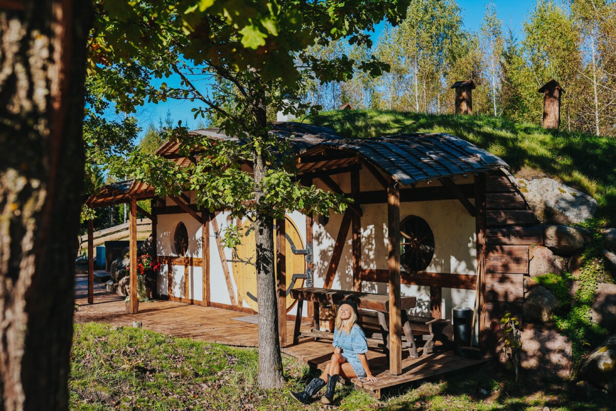 Hobbit house - modular home built by Revonia